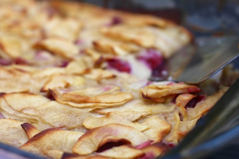 Easy Apple Raspberry Cake – Diary of a Mad Hausfrau